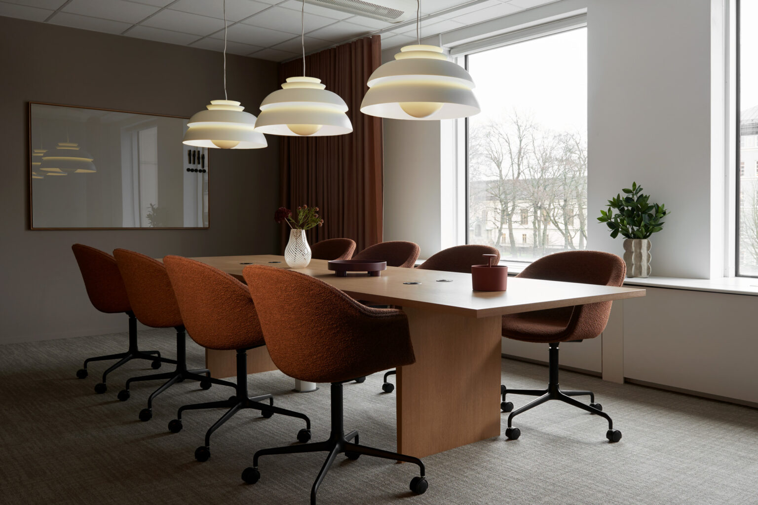 How To: 8 Steps to Transform Your Workplace with Office Lighting